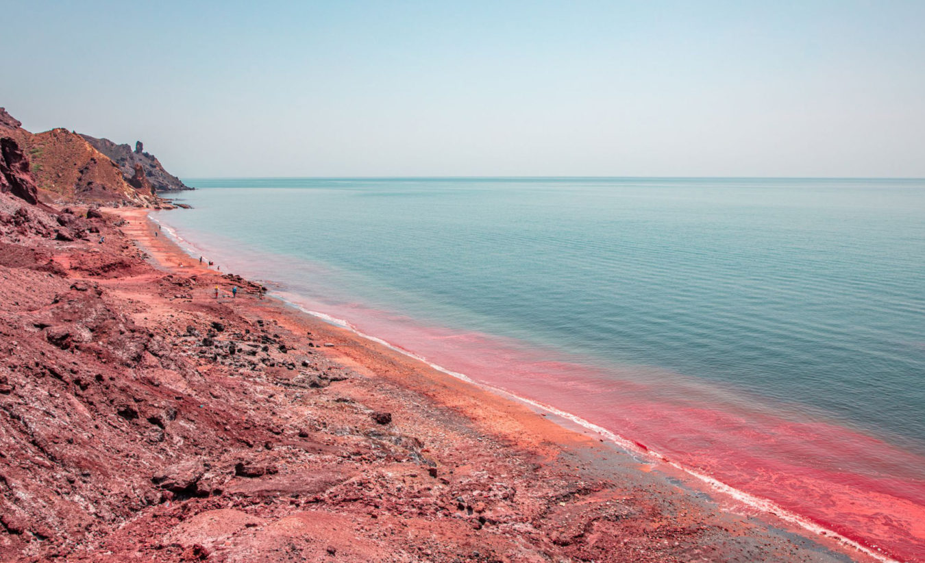 A TRAVEL GUIDE TO HORMUZ ISLAND’S RED BEACH IN IRAN - TPM