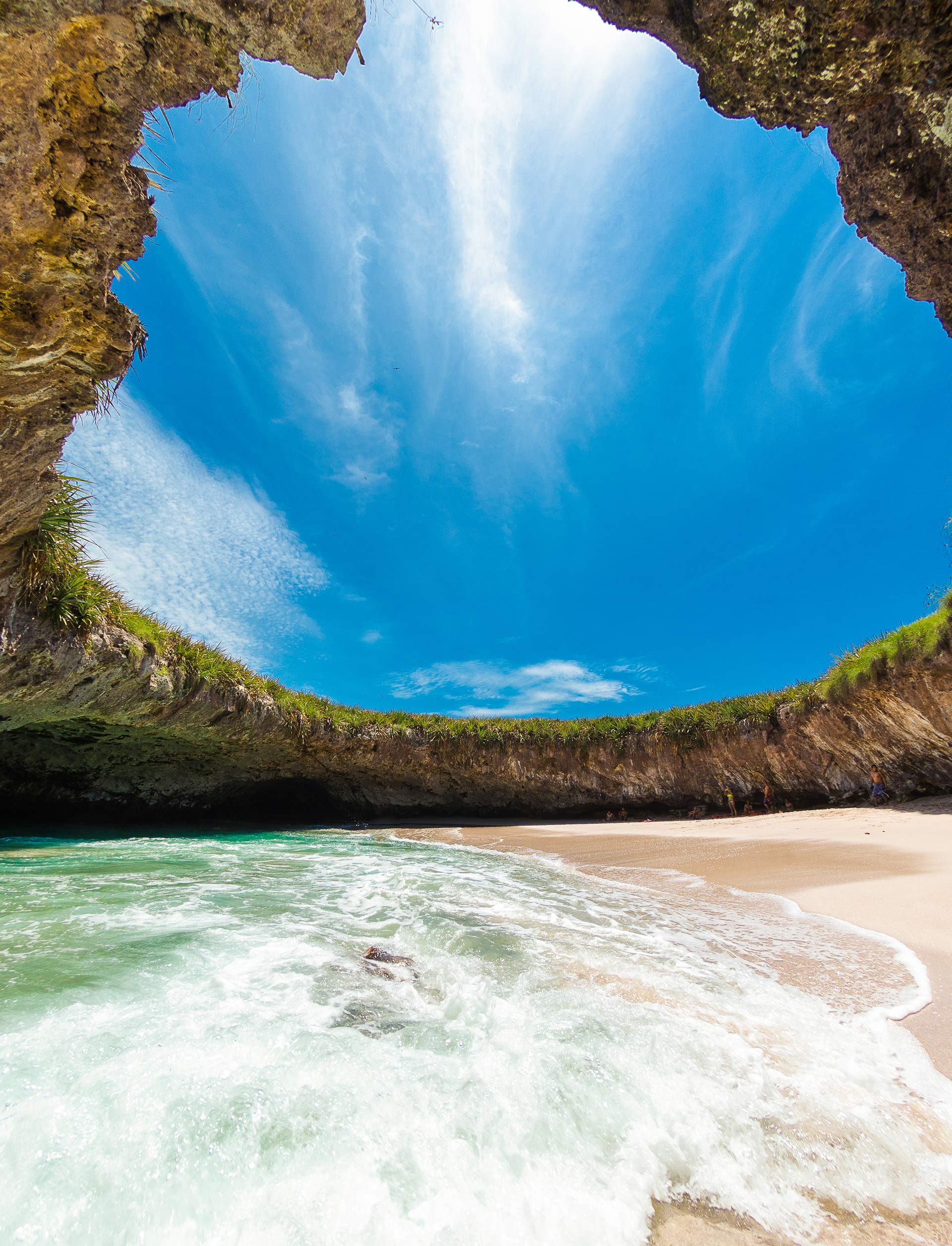 5 MOST UNIQUE BEACHES IN THE WORLD - TPM