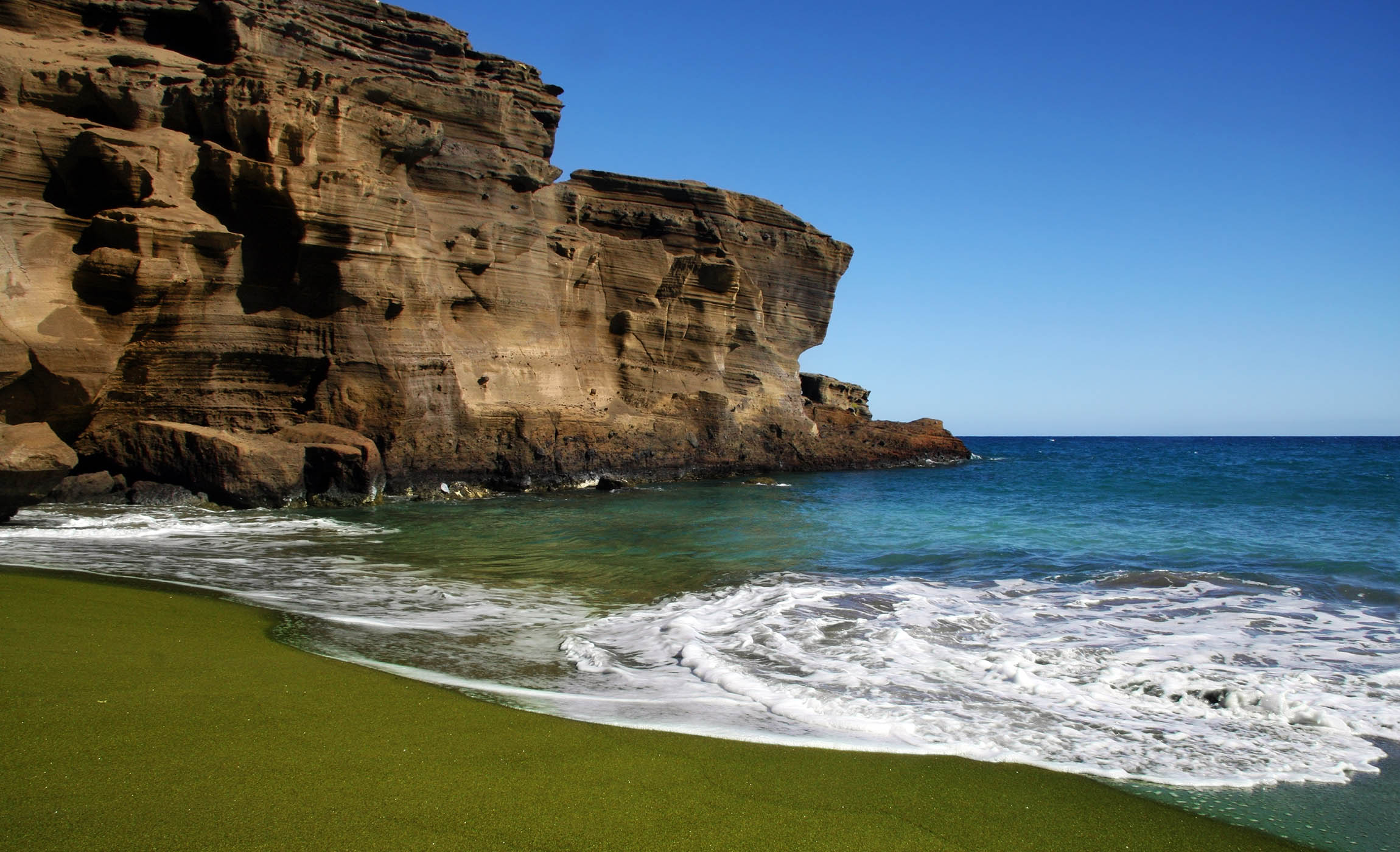 5 MOST UNIQUE BEACHES IN THE WORLD - TPM