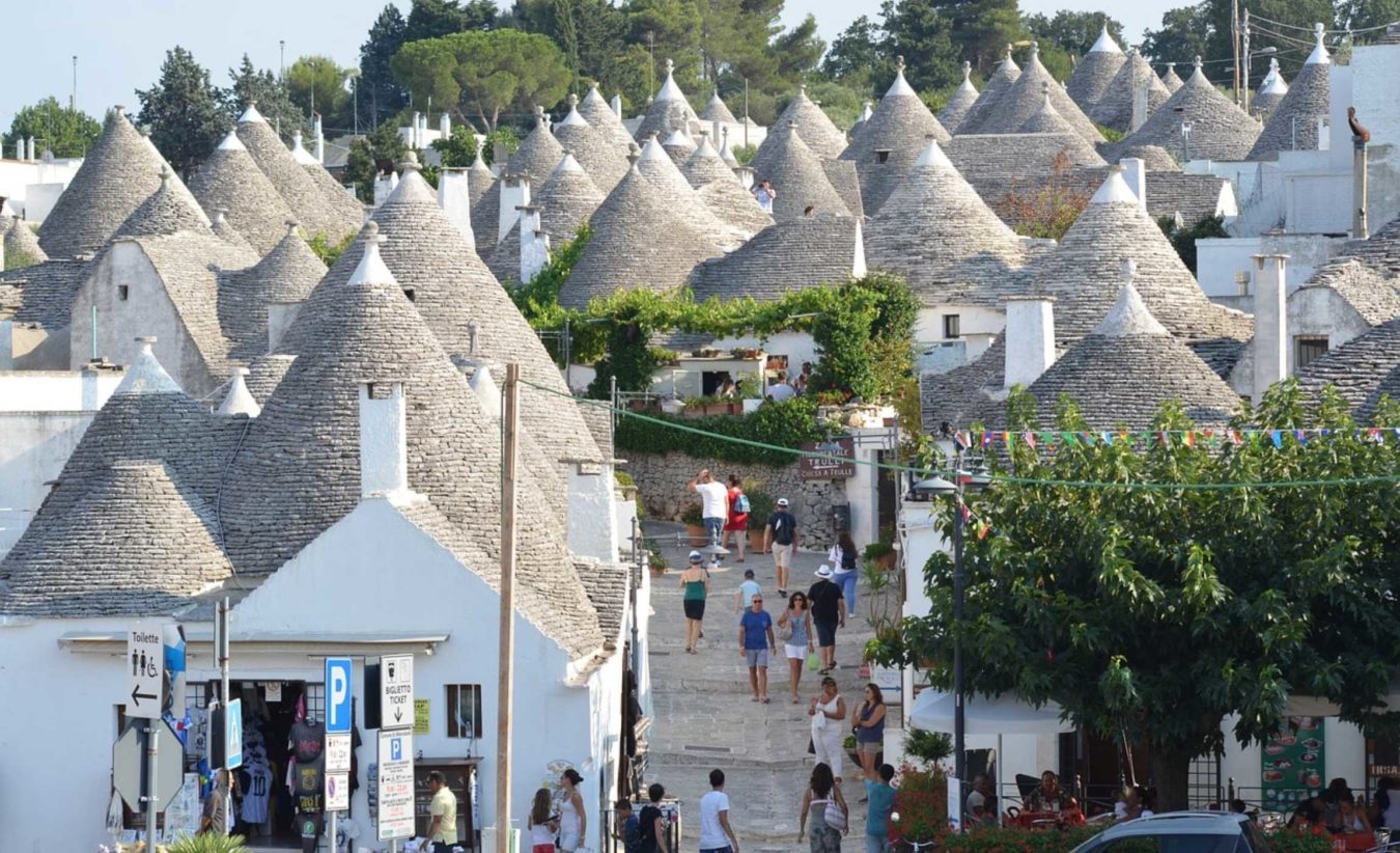 EXPERIENCE THE COUNTRYSIDE OF ITALY AT THESE 5 QUAINT FARM STAYS - TPM