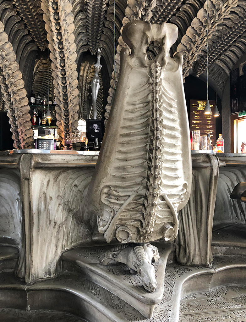 5 Quirkiest Bars Across The World That You Need To Put On Your Bucket ...