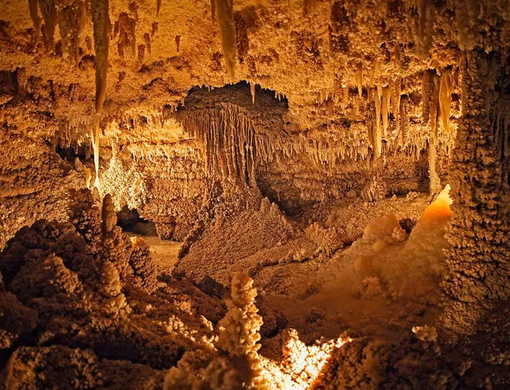 World’s 5 Most Scenic Caves To Witness Otherworldly Subterranean ...